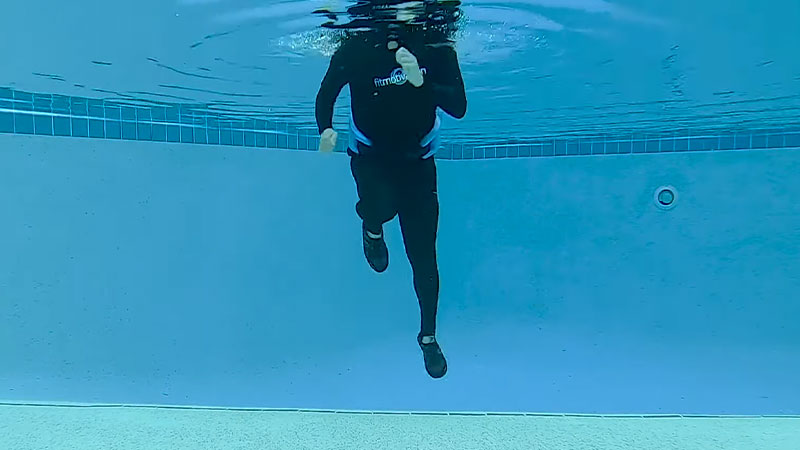 12 Effective Pool Exercises For Seniors with Benefits and Instructions ...