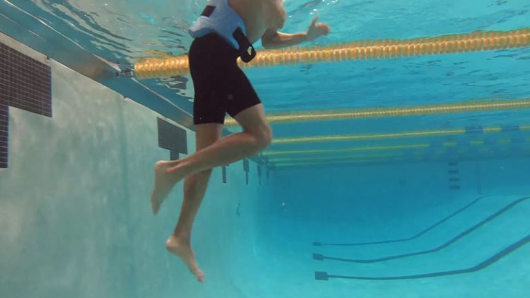 16 Safe and Effective Swim Workouts for Seniors: Fitness in the Pool ...