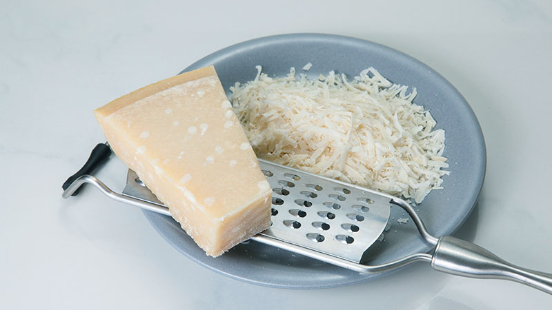 10 Healthiest Cheeses for Weight Loss: Dietitian-Approved Choices ...