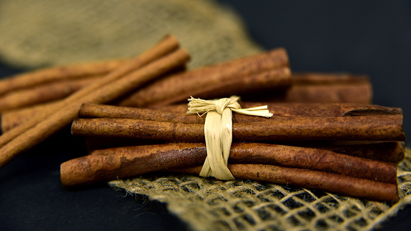 12 Health Benefits of Cinnamon: Regulate Blood Sugar, Boost Heart ...