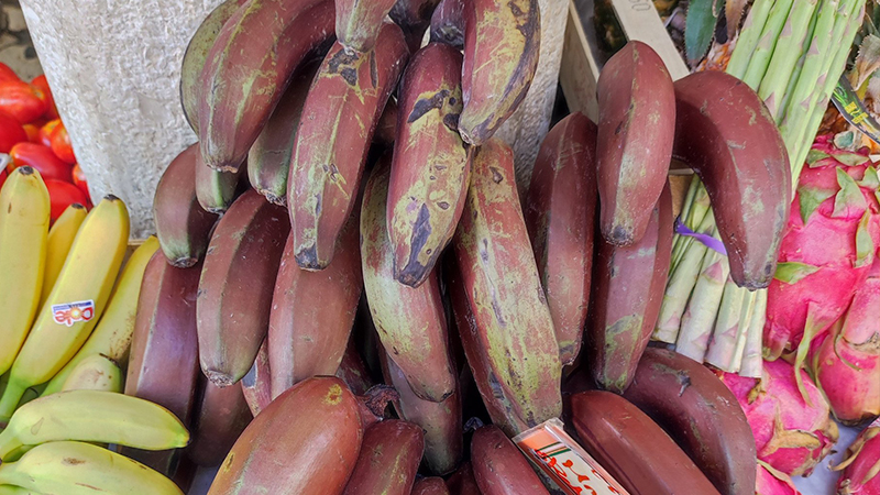 10 Health Benefits of Red Bananas: Boost Immunity, Heart Health & More ...