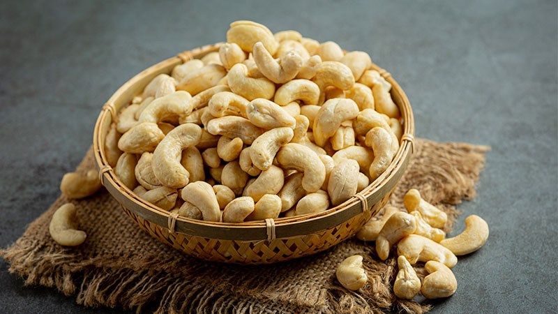 10 Surprising Health Benefits of Cashews for Heart and Weight ...