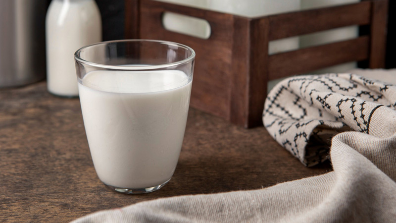 7 Health Benefits of Goat Milk: A Nutritious Dairy Alternative - Senior ...