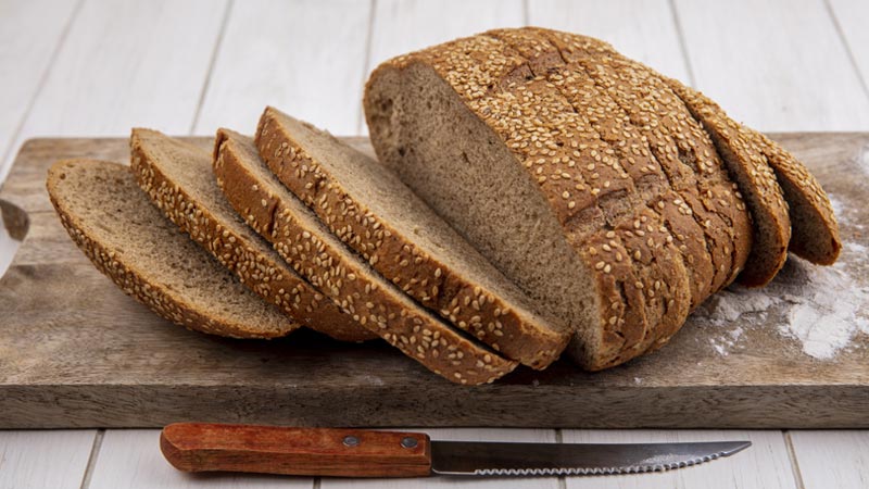7 Health Benefits of Rye Bread: Enhance Heart, Metabolic, and Digestive ...