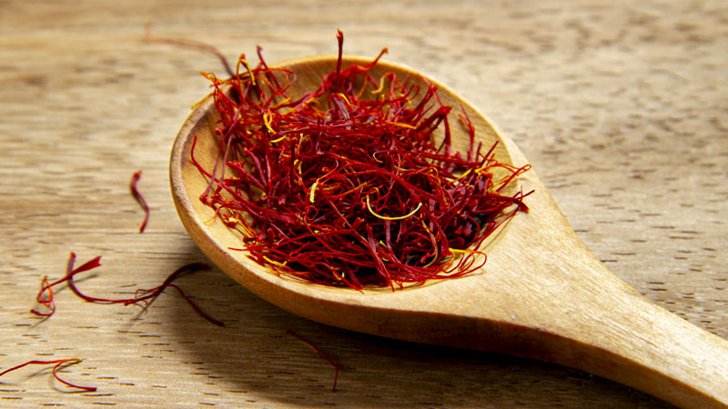 11 Health Benefits of Saffron: Boost Mood, Manage Weight & Enhance Eye ...